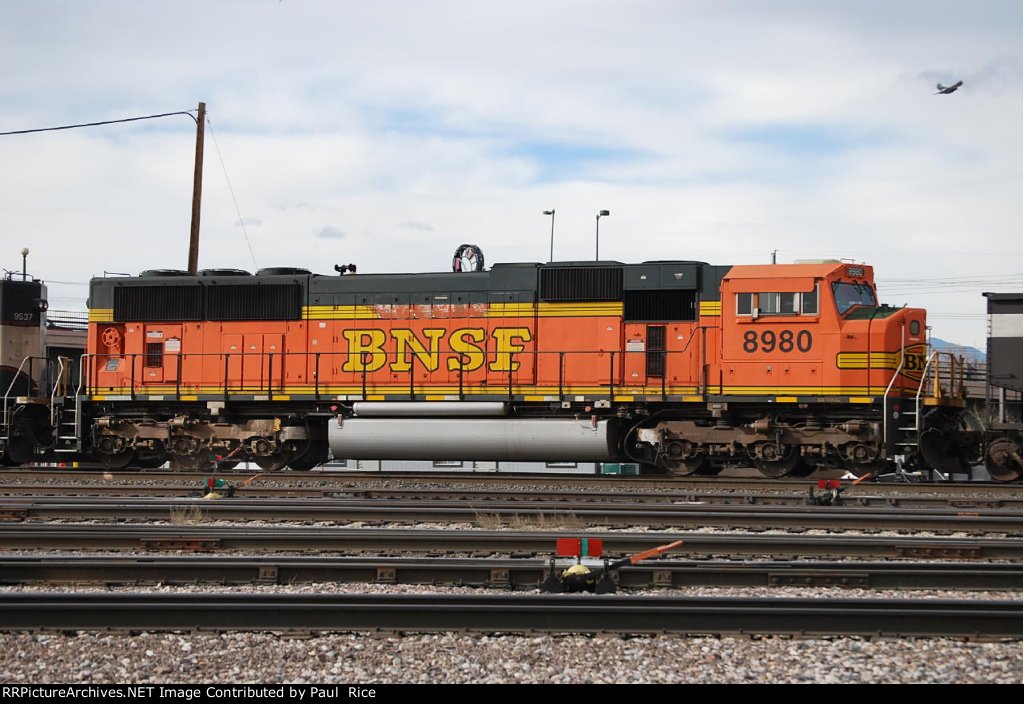 BNSF 8980